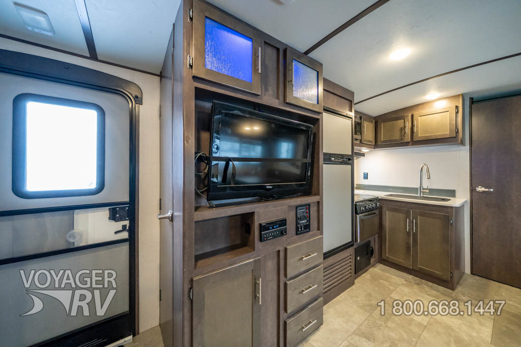 For Sale: Used 2018 Crossroads Sunset Trail 253RB Travel Trailers ...