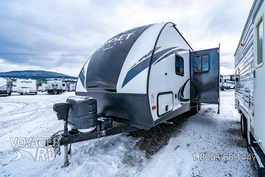 For Sale: Used 2018 Crossroads Sunset Trail 253RB Travel Trailers ...