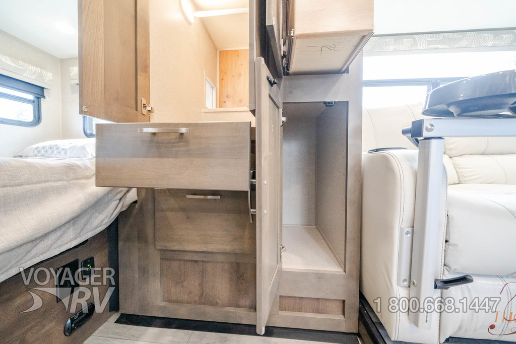 For Sale: Used 2022 Dynamax Isata 3 24FW Class B+ & Vans & Class C ...