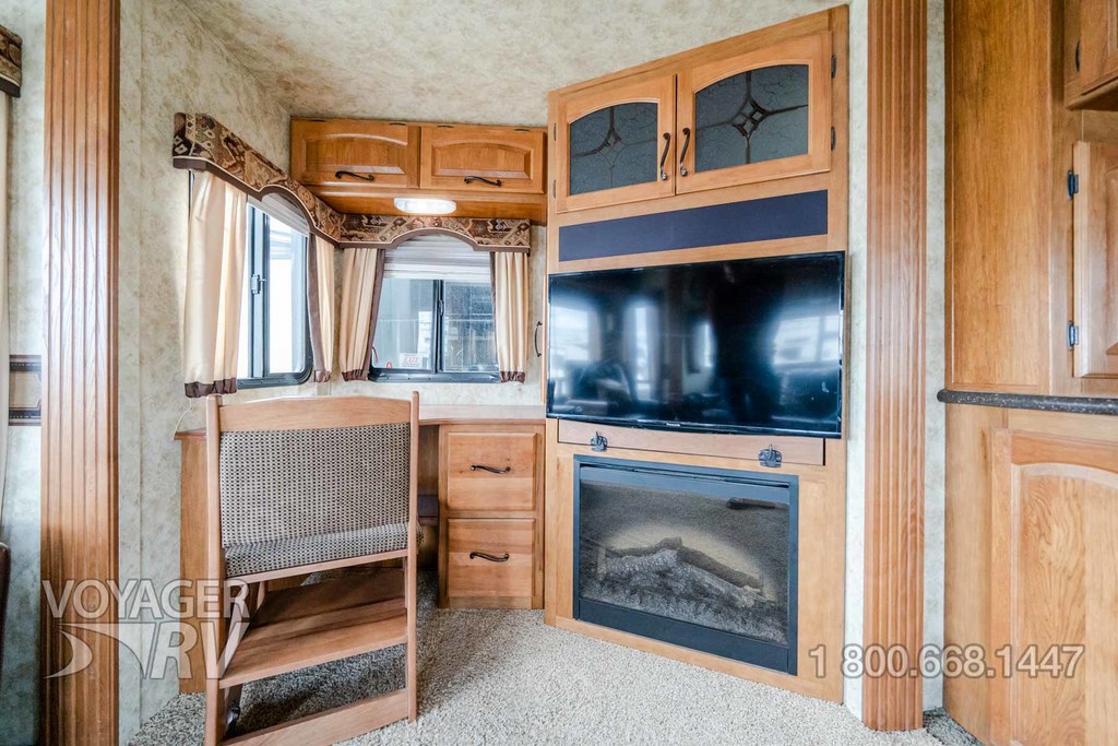 For Sale: Used 2012 Keystone Montana 3402RL 5th Wheels | Voyager RV Centre