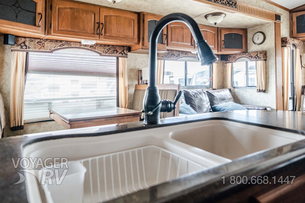 For Sale: Used 2012 Keystone Montana 3402RL 5th Wheels | Voyager RV Centre