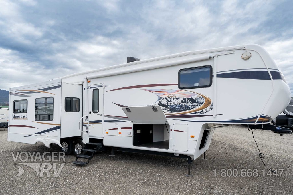 For Sale: Used 2012 Keystone Montana 3402RL 5th Wheels | Voyager RV Centre